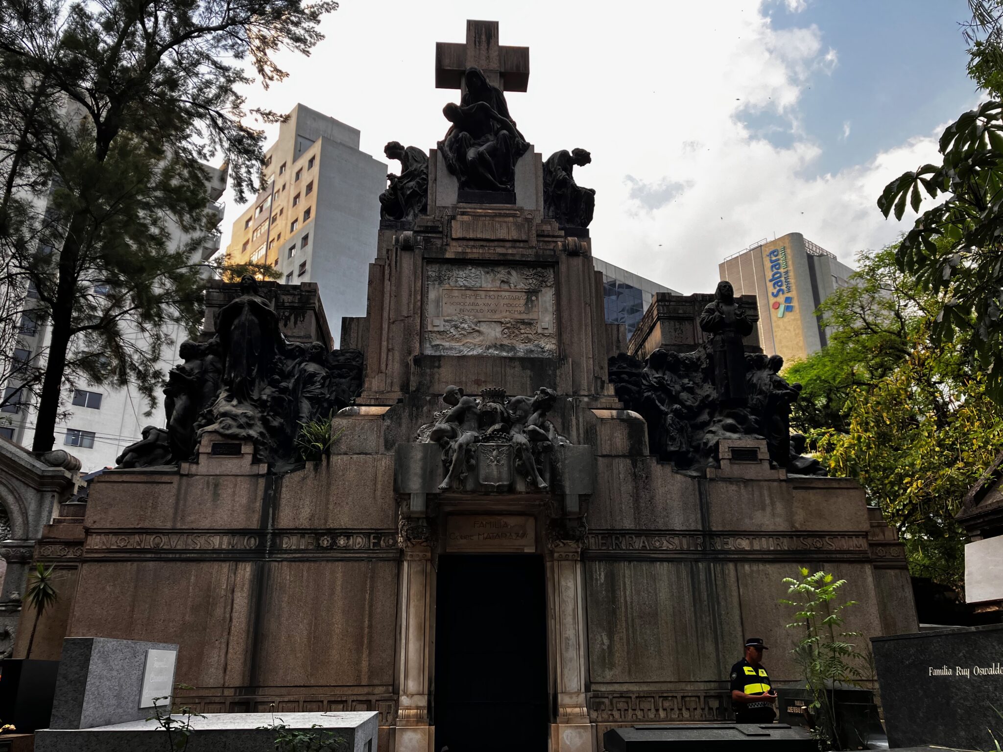 Cemitério da Consolação: onde história e arte tumular se encontram - A ...